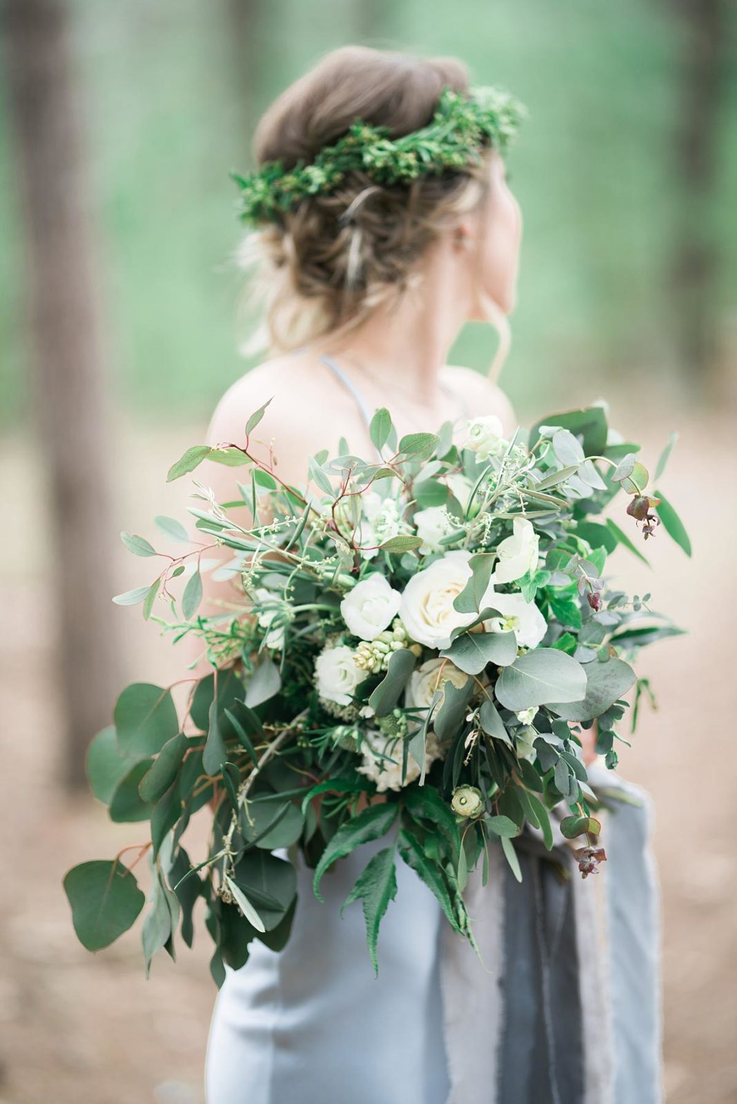 ROMANTIC FOREST WEDDING // INSPIRATIONAL SHOOT // BURLAP AND BELLS ...